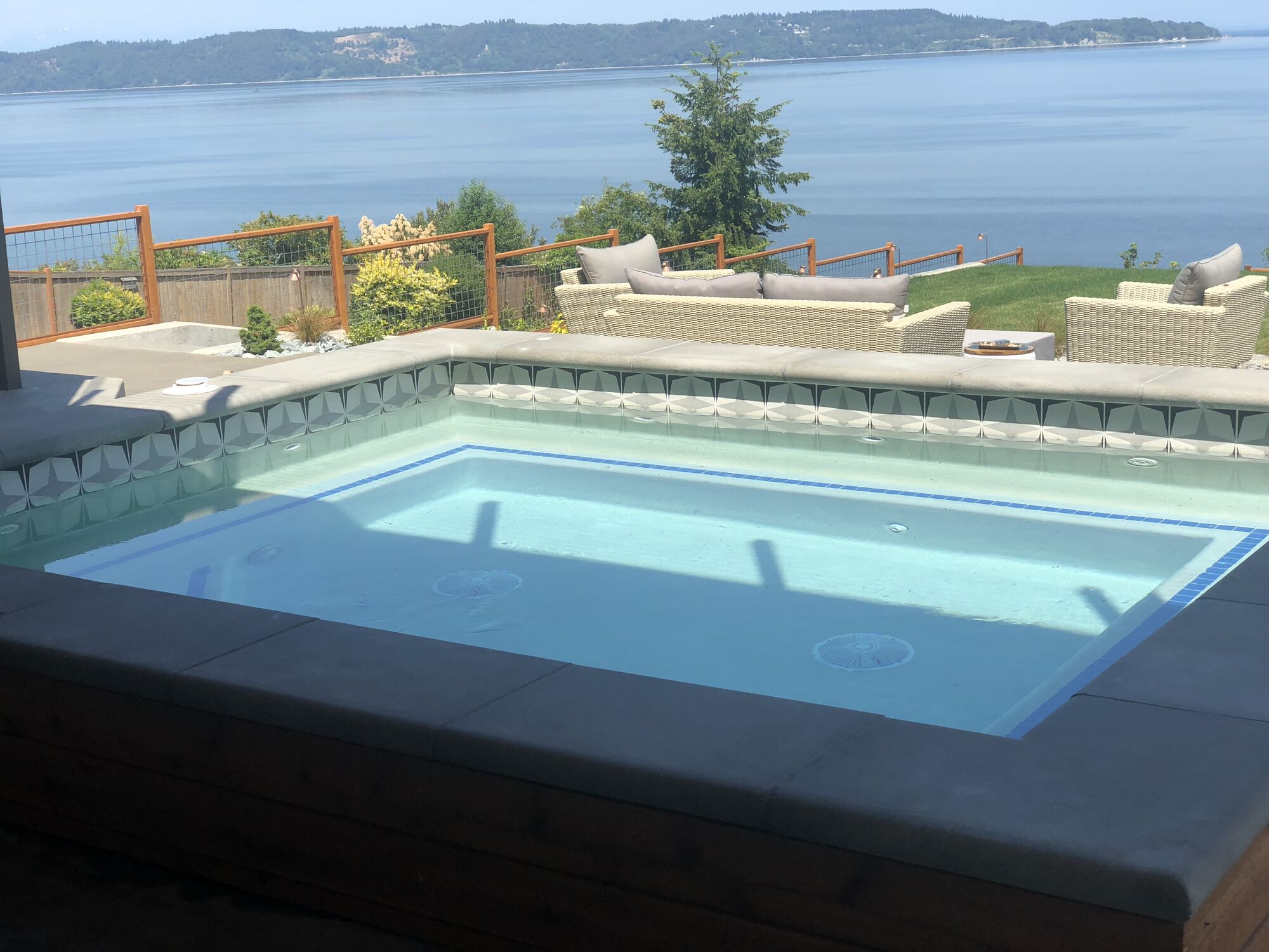 PNW Pools & Concrete